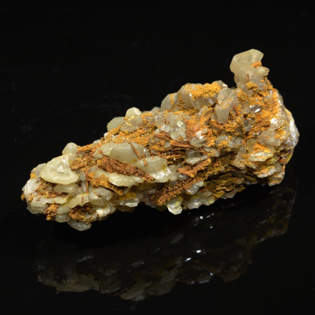 Stalactite de cérusite de Chaillac (Indre), France.