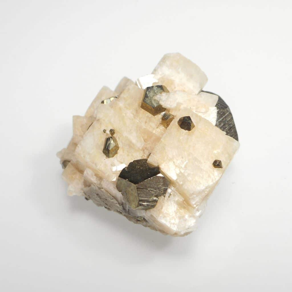 Pyrite et dolomite, Saint Pierre de Mésage, Isère, France.