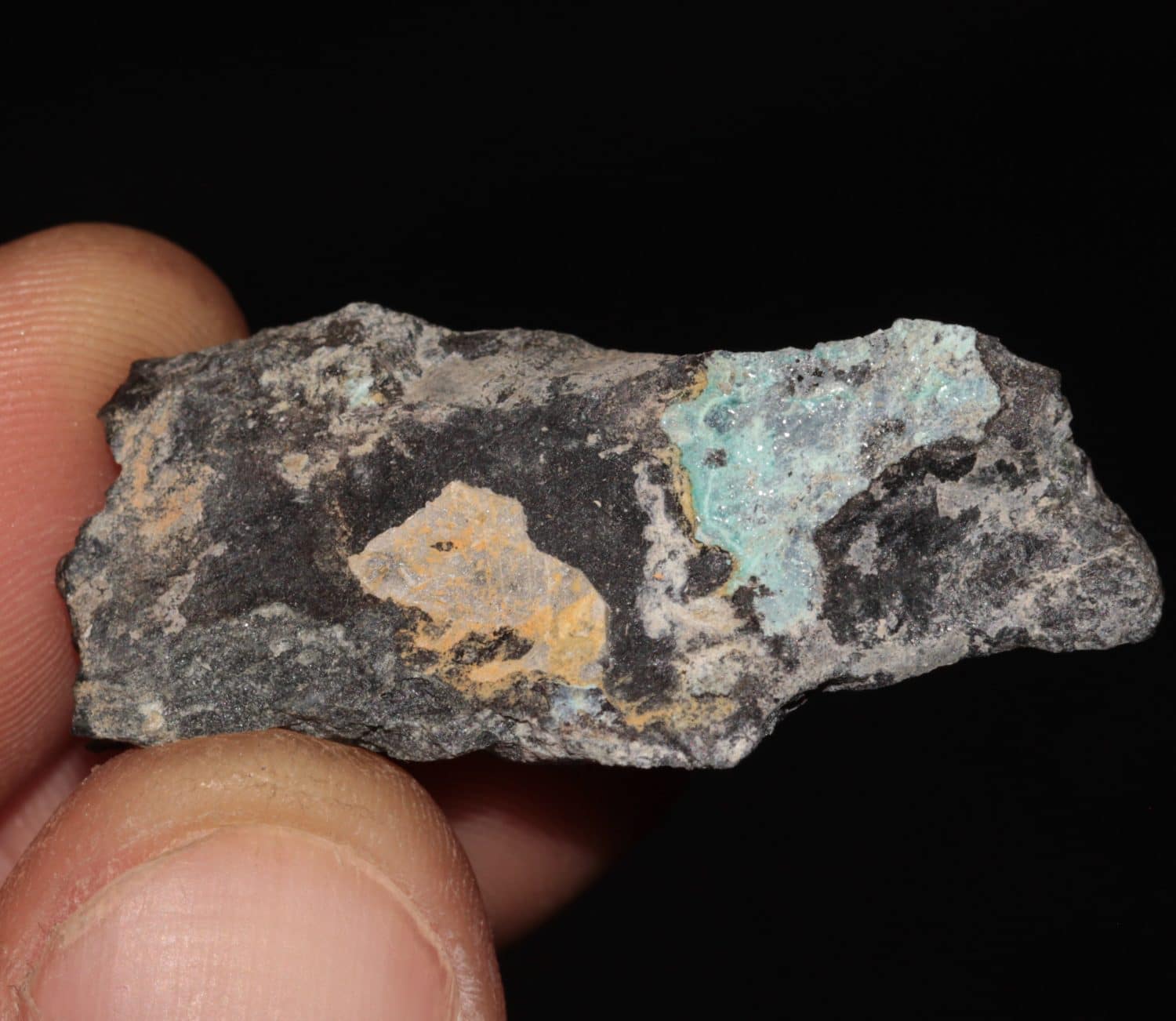 Devilline de la mine d'or de Salsigne dans l'Aude