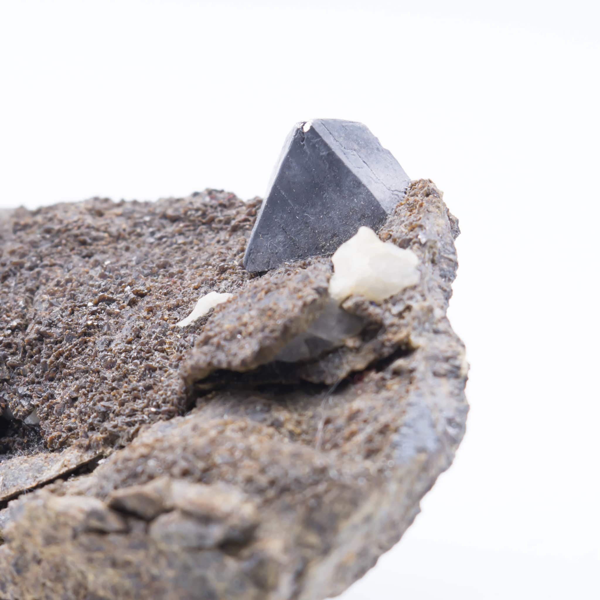 Octaèdre de galène sur sphalérite (blende), mine de Planioles, Lot
