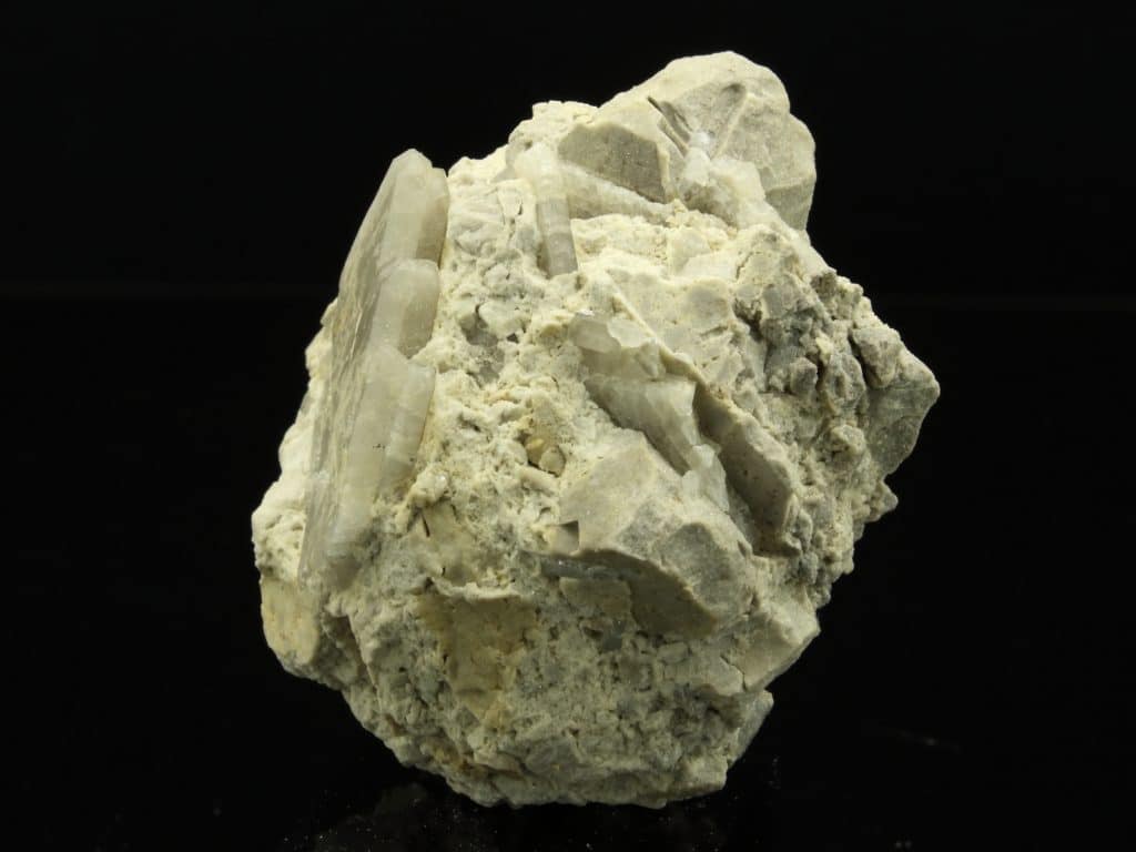 Albite avec cristaux en macle du Roc Tourné près de Modane (Savoie)