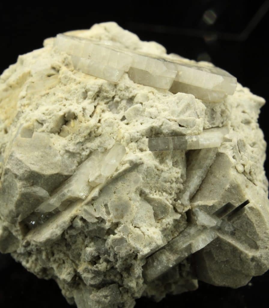 Albite avec cristaux en macle du Roc Tourné près de Modane (Savoie)