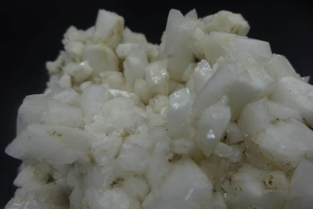 Péricline, variété d'Albite, Binntal, Valais, Suisse.