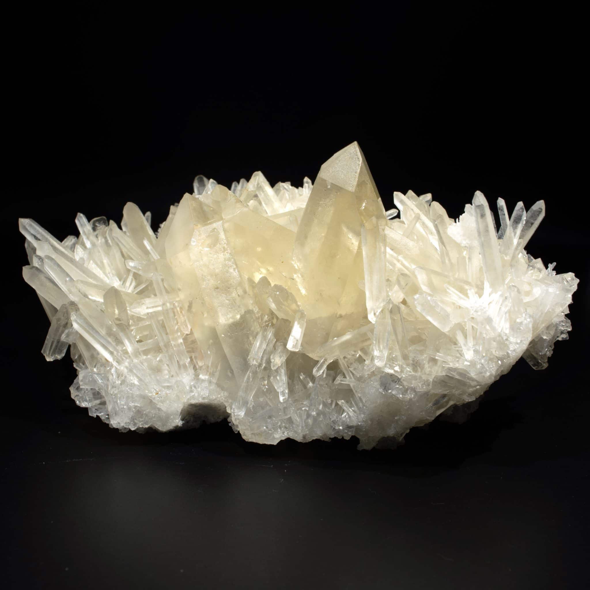 Quartz avec cristaux macle de La Gardette, Les Rivoirands, Vizille, Isère.
