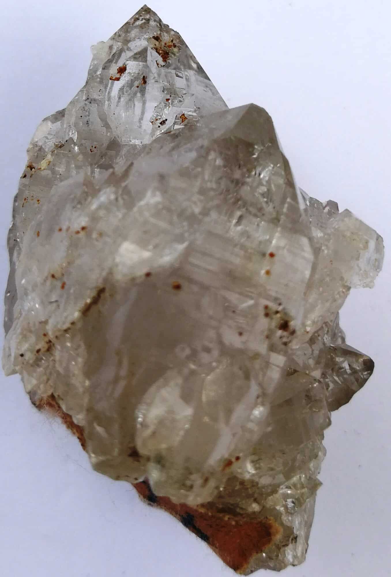 Turnérite (monazite Ce) sur quartz, Tavetsch, canton des Grisons, Suisse.