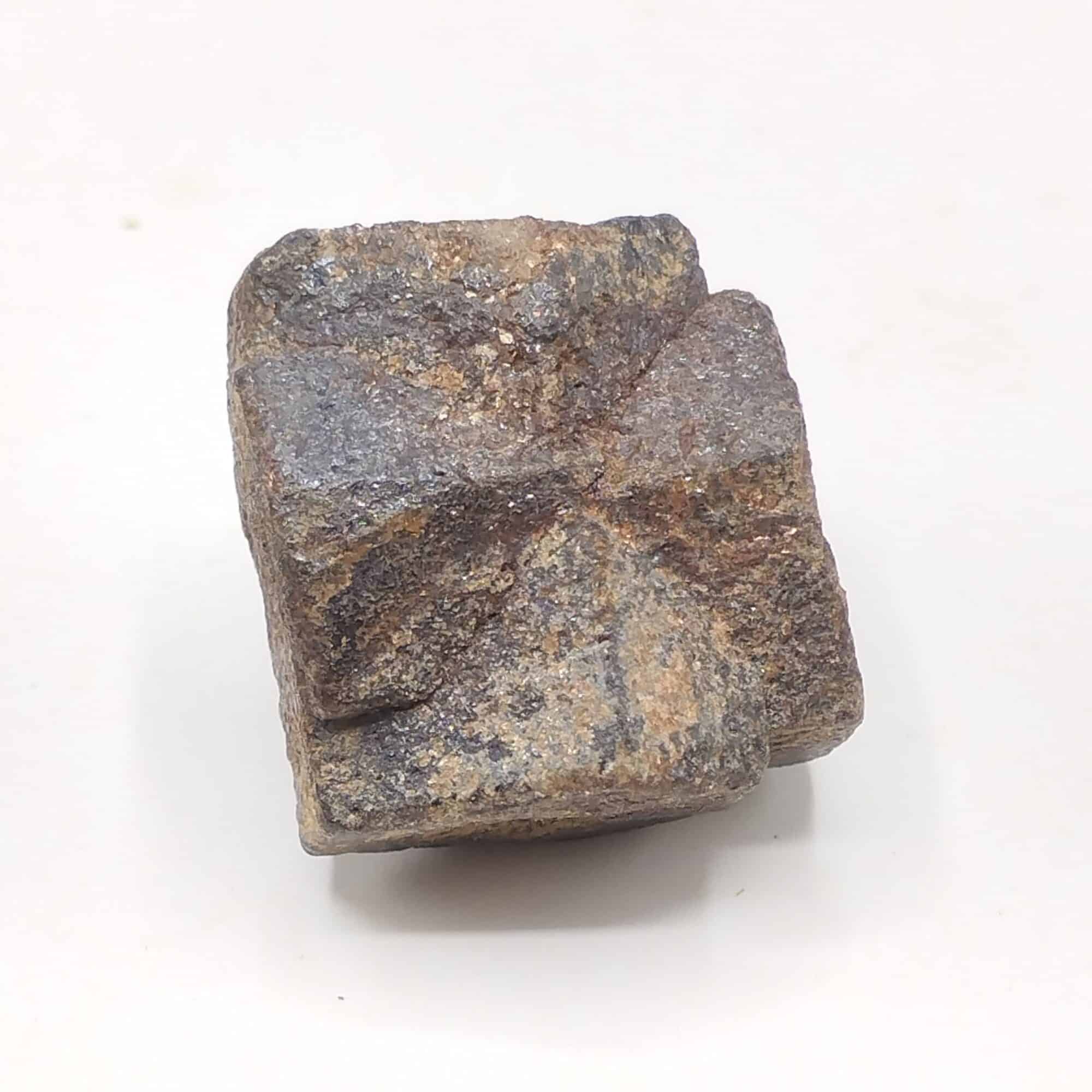 Staurotide (Staurolite) maclé, Baud, Morbihan, Bretagne.